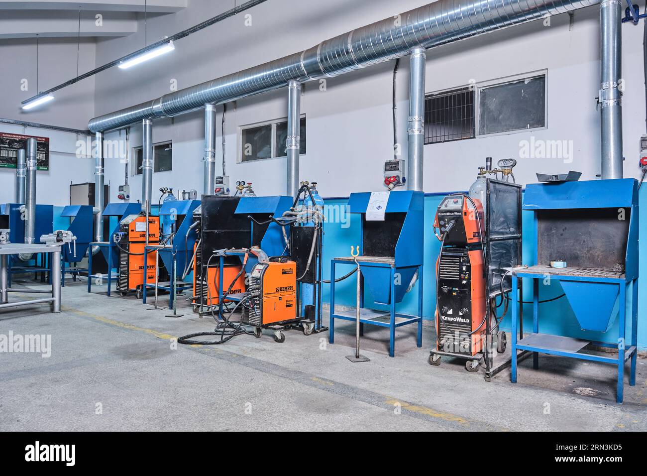 Warehouse sewing machines hi-res stock photography and images - Alamy