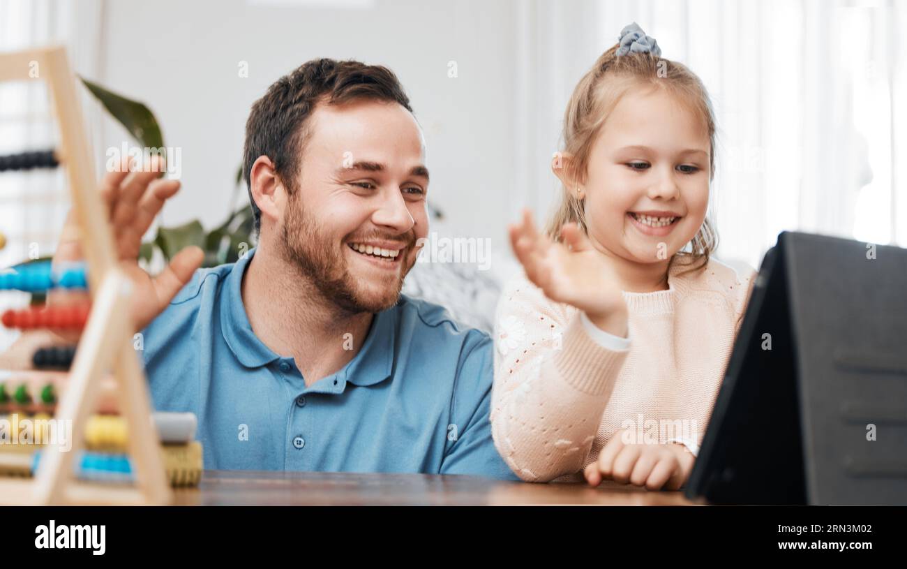 Child girl wave dad house hi-res stock photography and images - Alamy