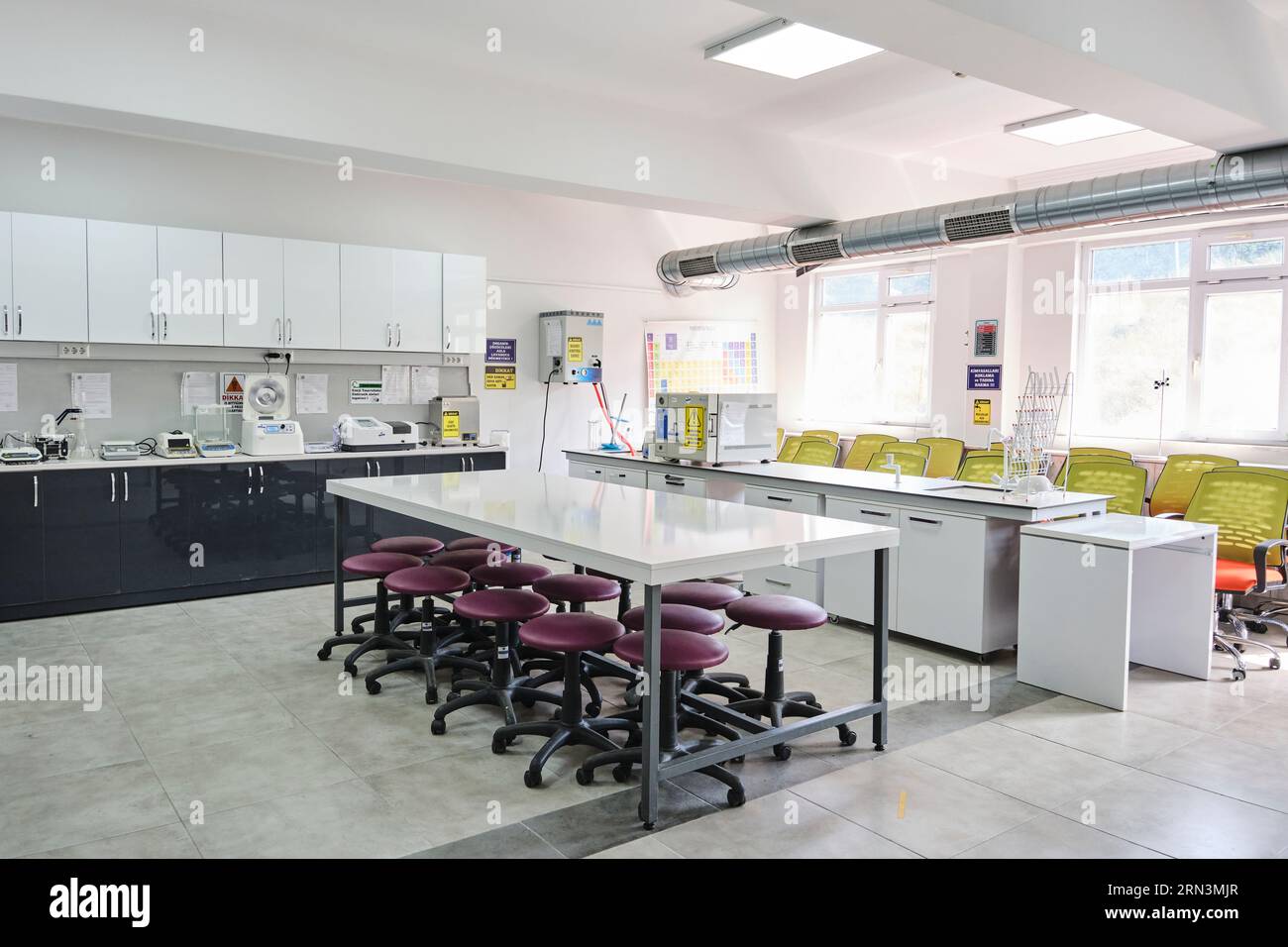 factory. workshop. lab. class Stock Photo - Alamy