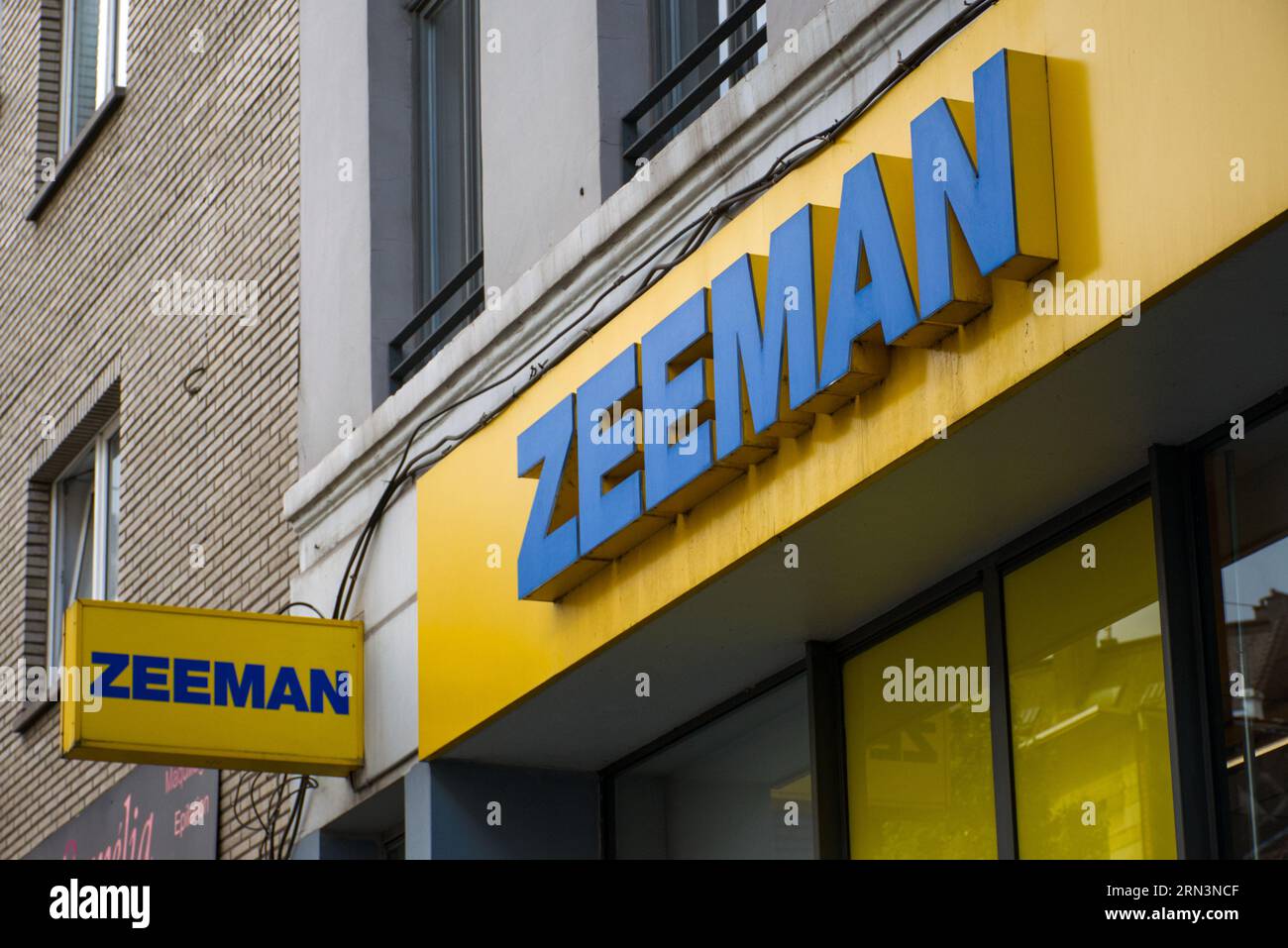 Zeeman logo hi-res stock photography and images - Alamy