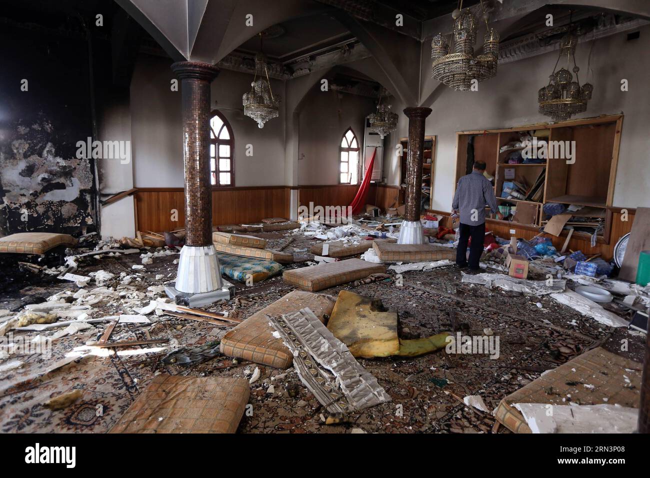 Bomb hit wall hi-res stock photography and images - Alamy