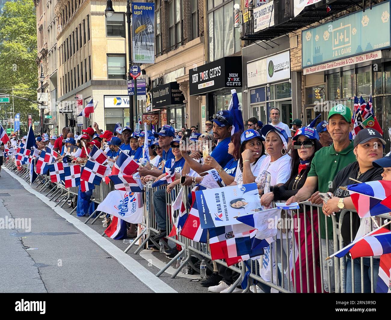 Dominican Americans celebrate at the 41st annual Dominican Day Parade ...