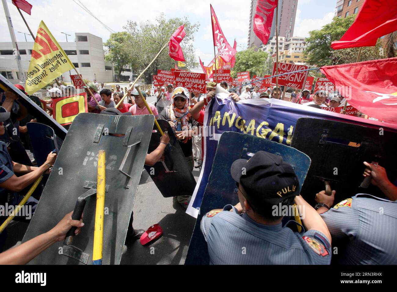 Filipino protest hi-res stock photography and images - Alamy