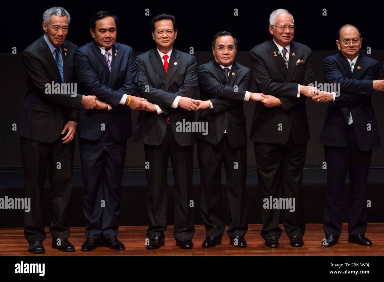 Aseanshake hi-res stock photography and images - Alamy