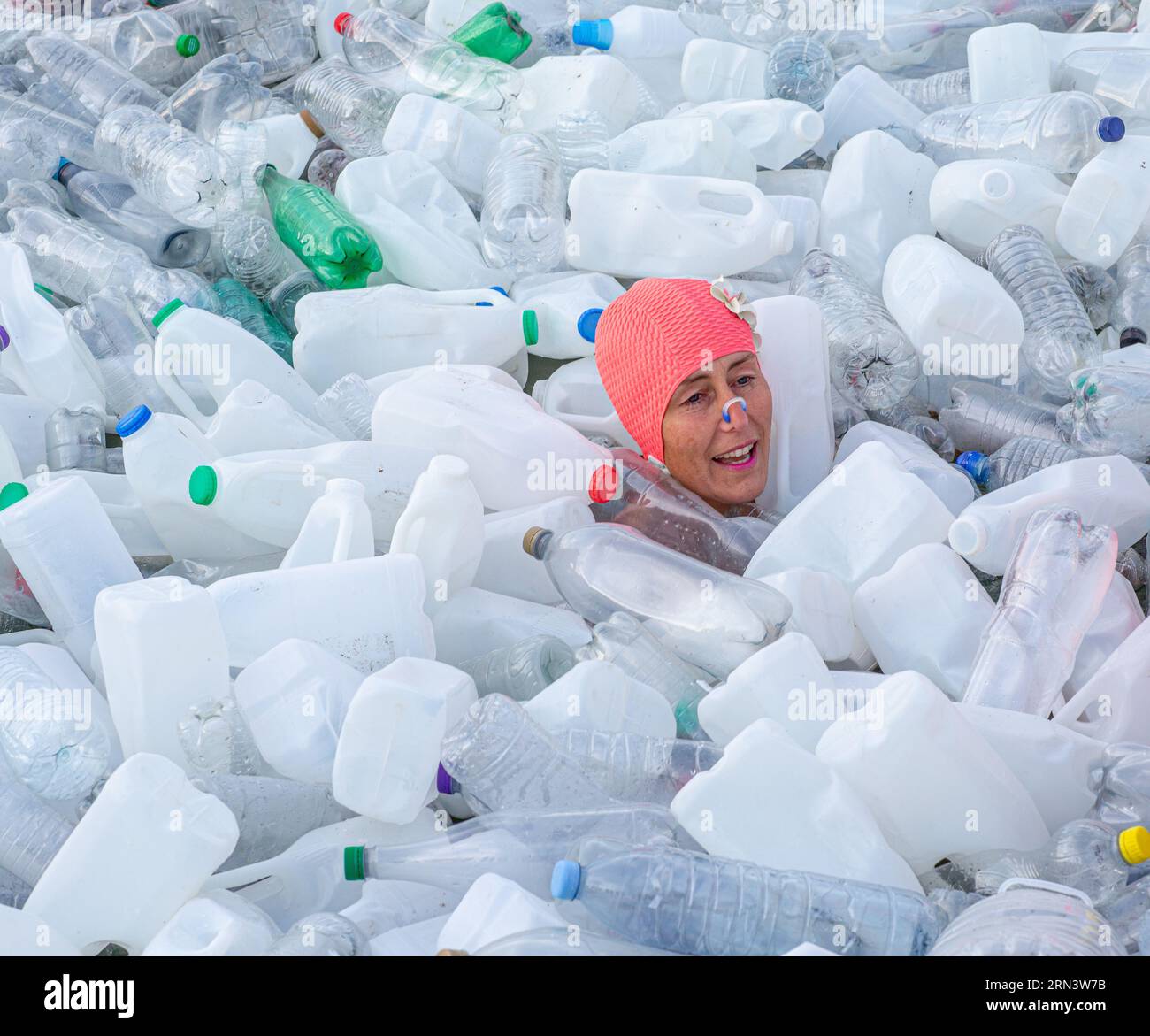 Plastic bottle waste environmental hi-res stock photography and images ...