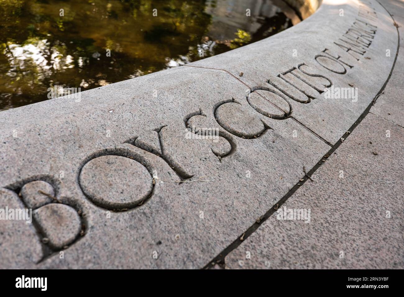 Boy scouts statues hi-res stock photography and images - Alamy