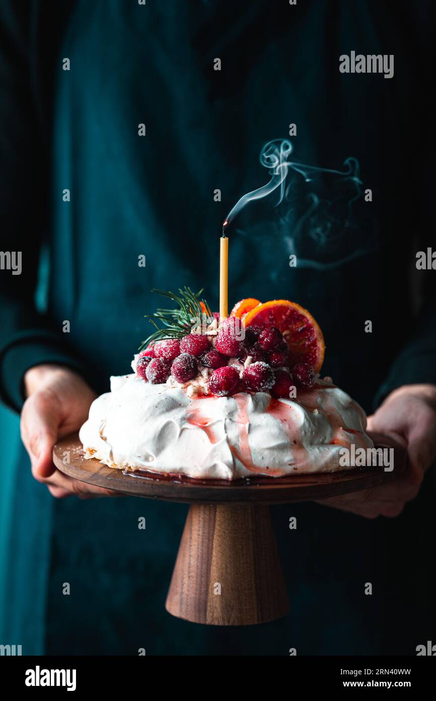 Dark hands egg hi-res stock photography and images - Alamy