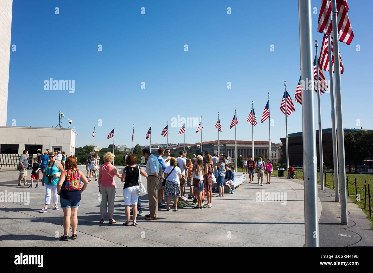 WASHINGTON, DC — Towering 554 feet above the National Mall in ...