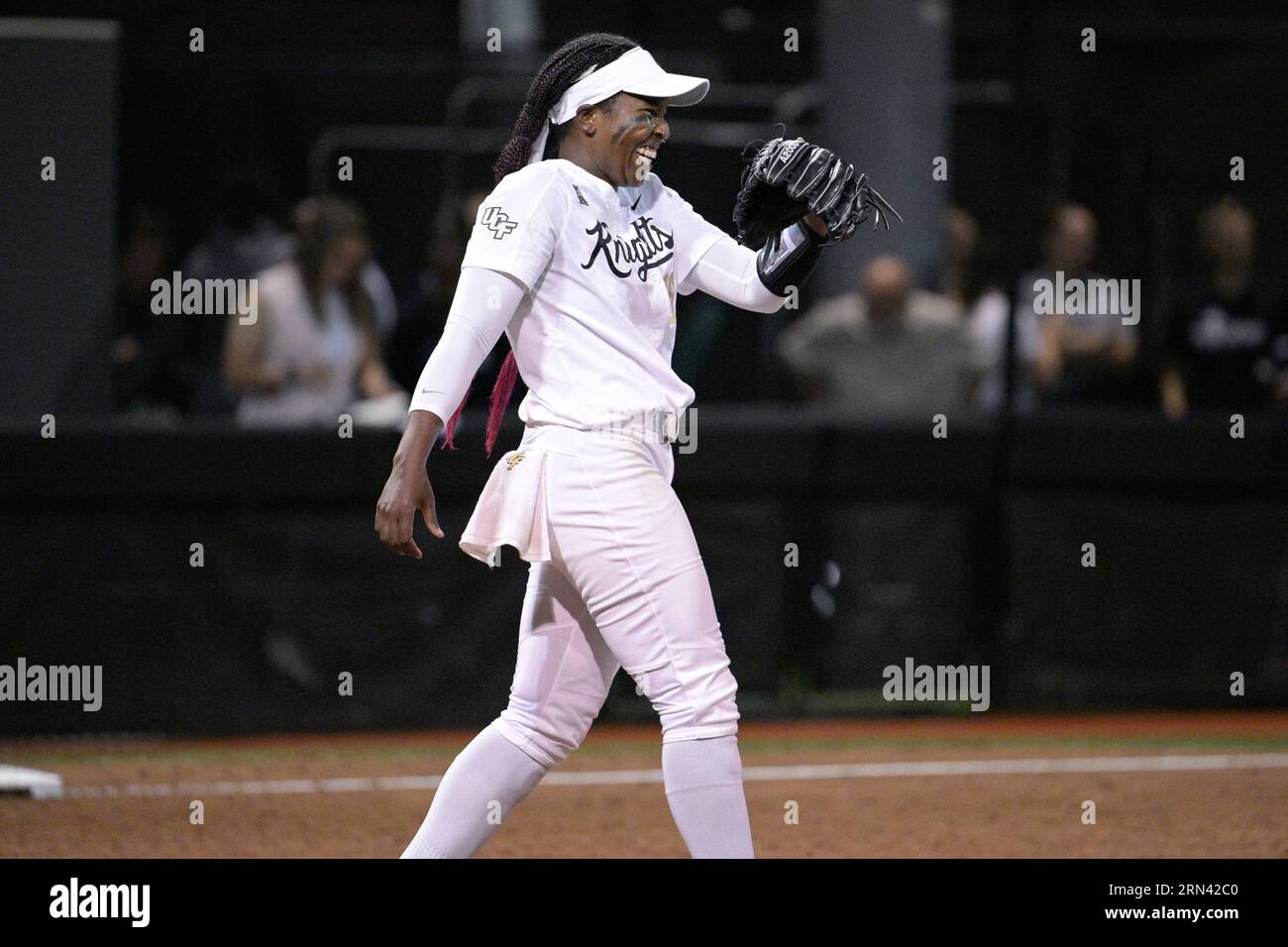 Central Florida pitcher Sarah Willis (66) reacts after retiring the ...