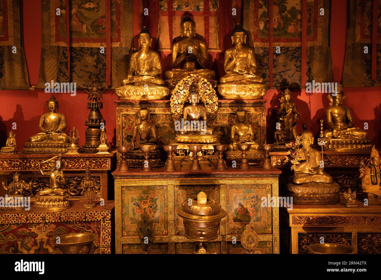 Buddhist immersive display hi-res stock photography and images - Alamy