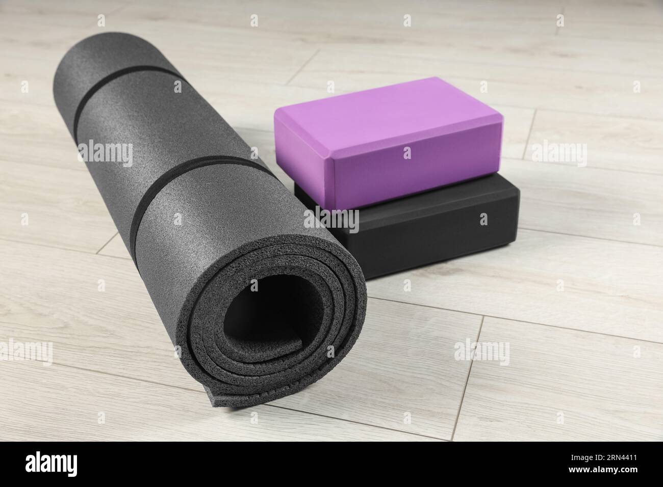 Yoga floor nobody hi-res stock photography and images - Alamy