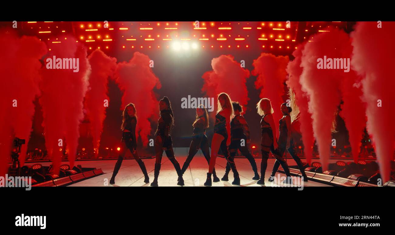 Taylor swift eras tour movie hi-res stock photography and images - Alamy