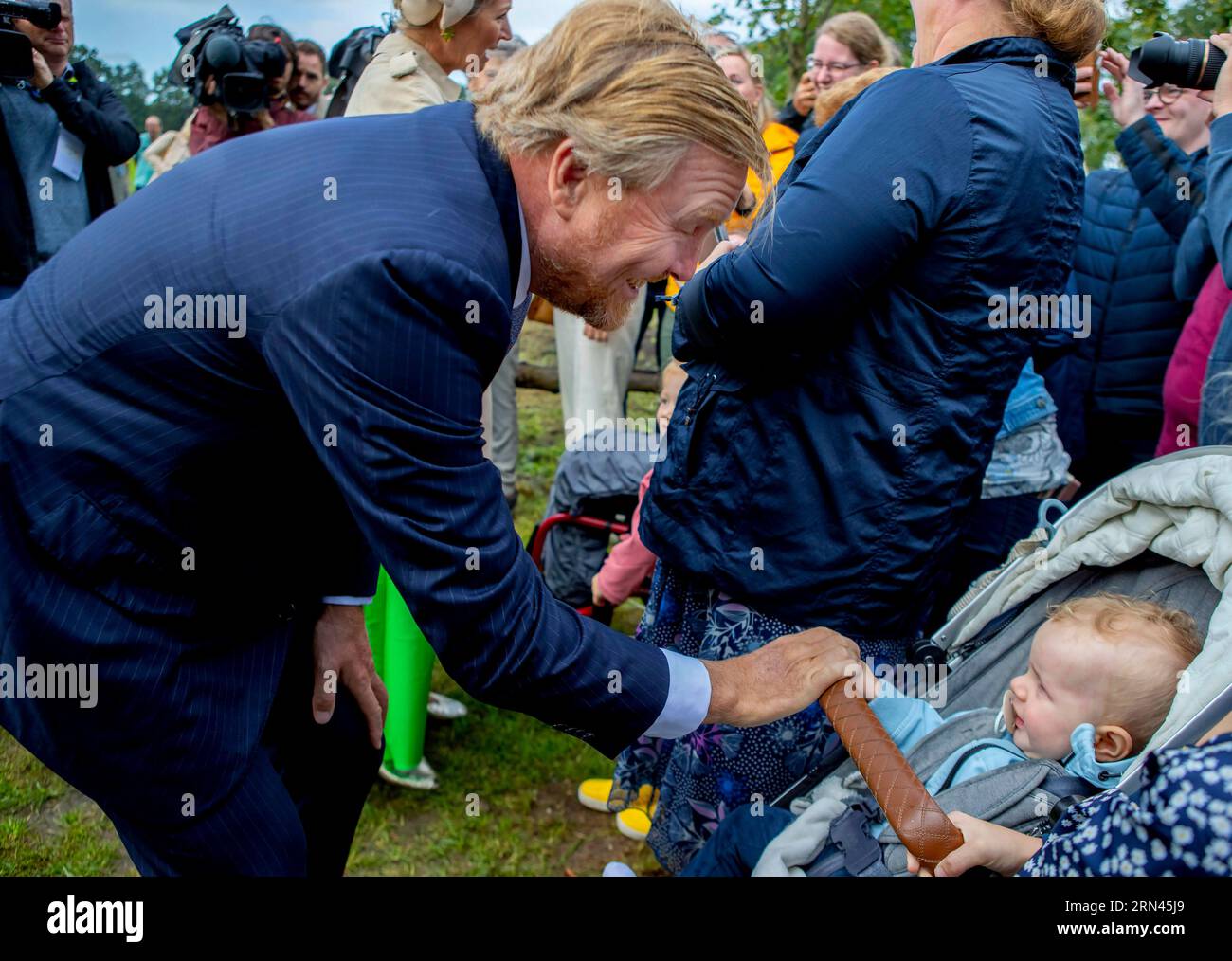 Nijkerk, Niederlande. 31st Aug, 2023. King Willem-Alexander of The ...