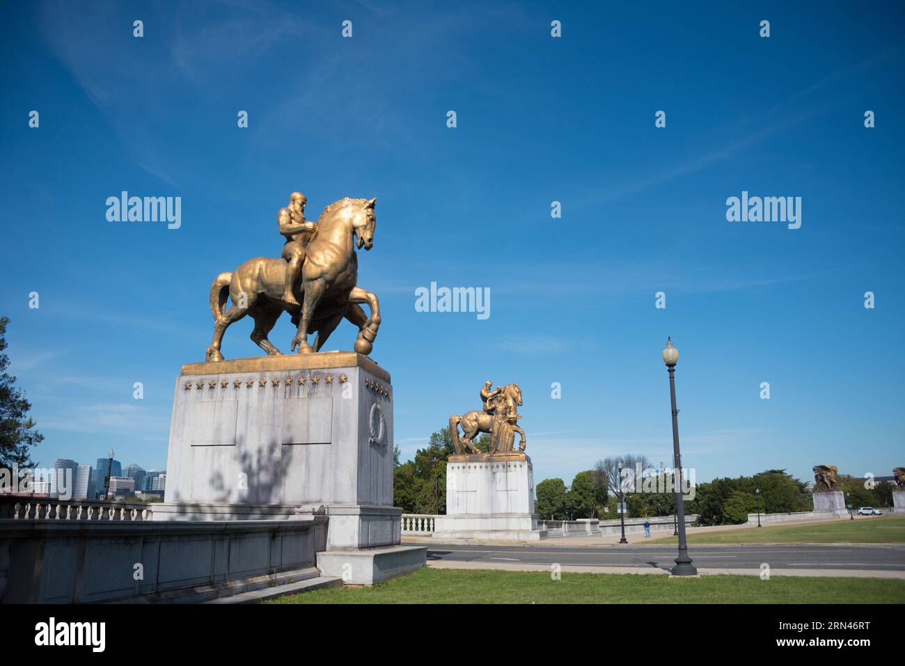 Arts Of War Valor Statue Washington DC // WASHINGTON DC — The statue ...