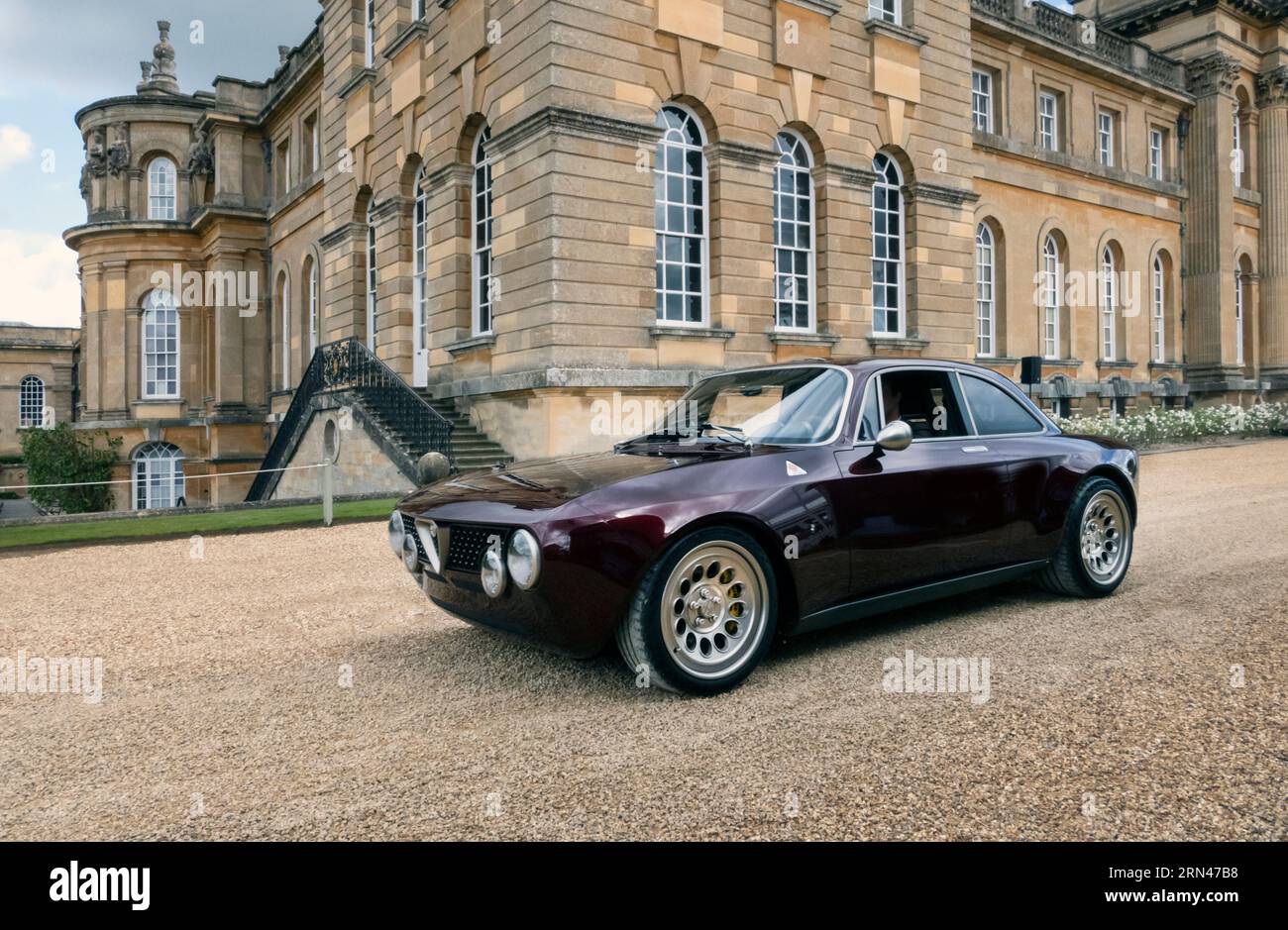 Mod classic hi-res stock photography and images - Alamy