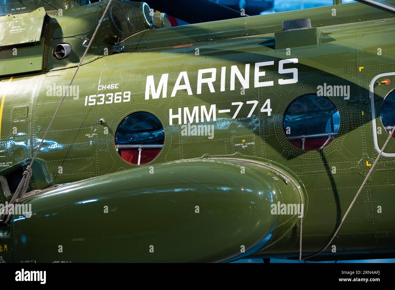 Sikorsky CH-46E Sea Knight Helicopter Udvar-Hazy Center Chantilly ...