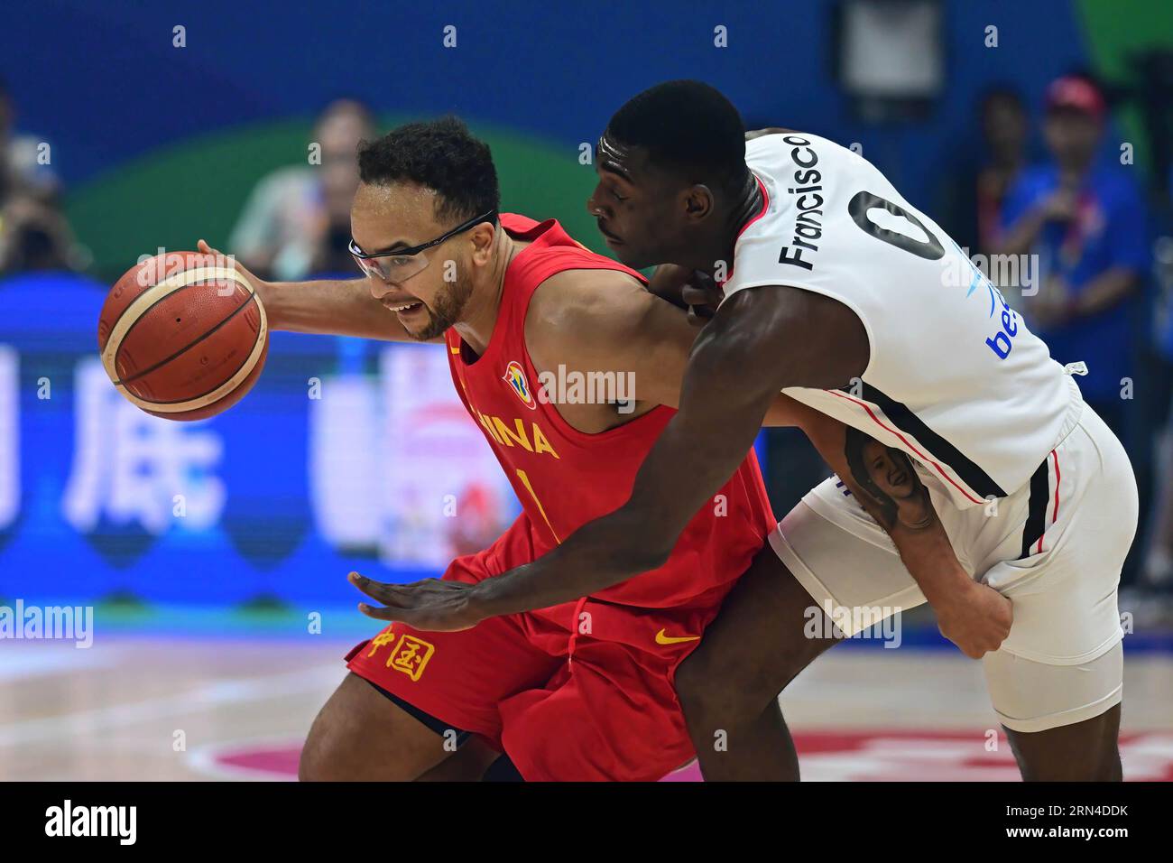 Quezon, Philippines. 31st Aug, 2023. Kaier Li (L) of China men ...