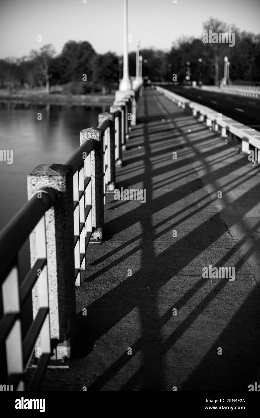 Tidal basin bridge hi-res stock photography and images - Alamy