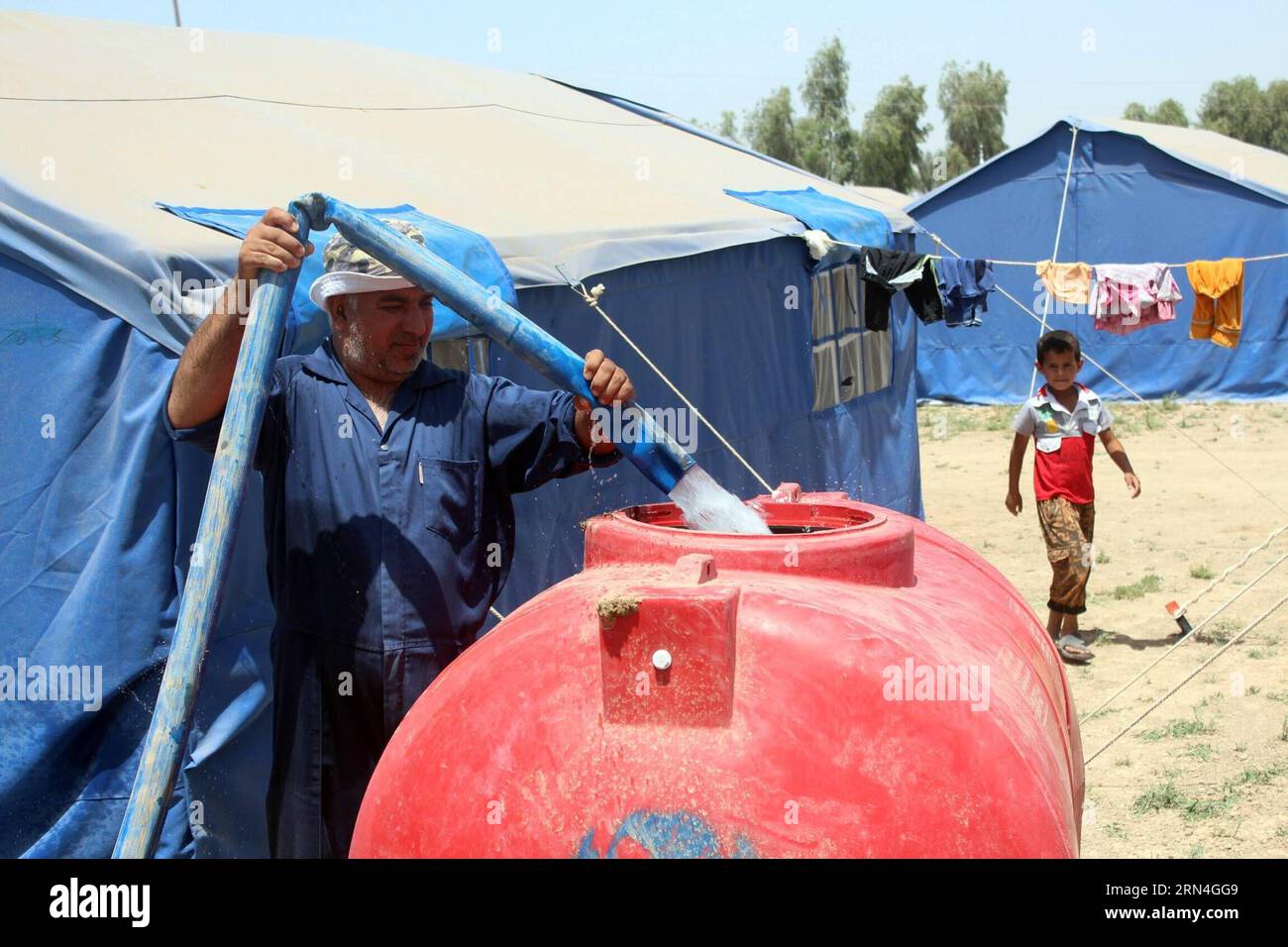 Fills the water tank hi-res stock photography and images - Alamy