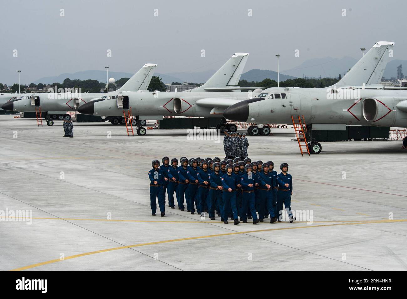 (150521) -- NANJING, May 21, 2015 -- File photo shows soldiers of the ...