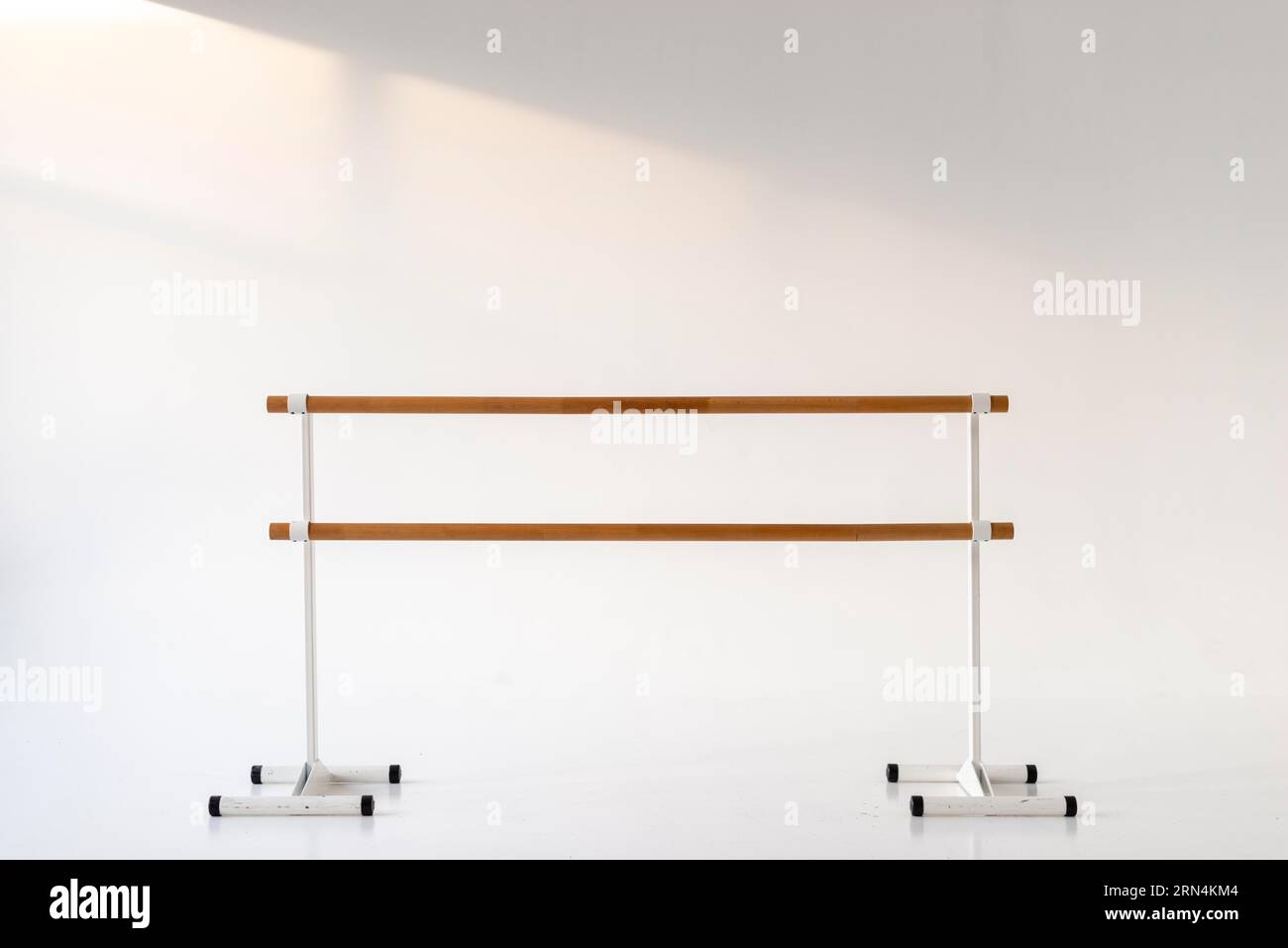 Ballet studio hi-res stock photography and images - Alamy