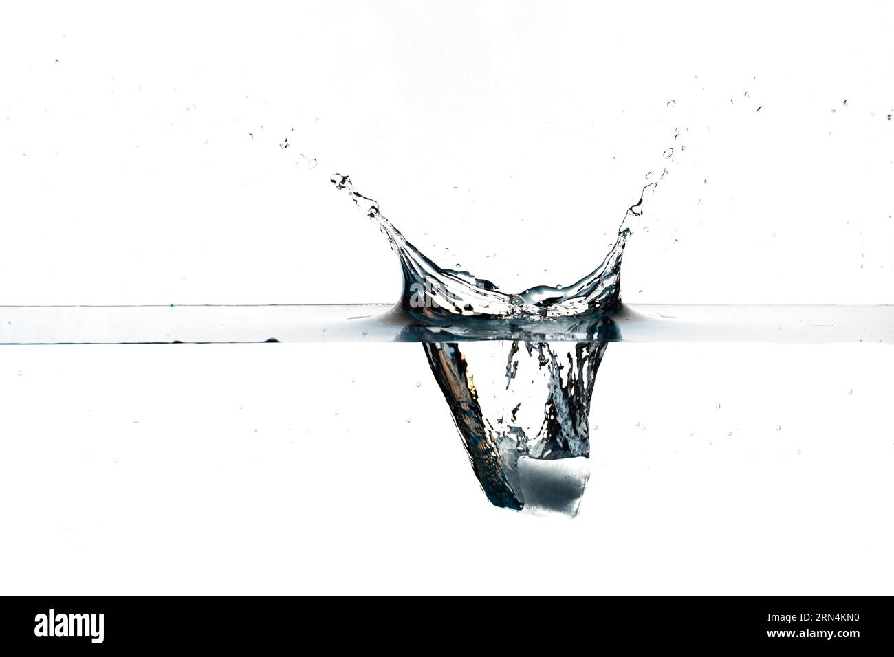 Object falling hi-res stock photography and images - Alamy