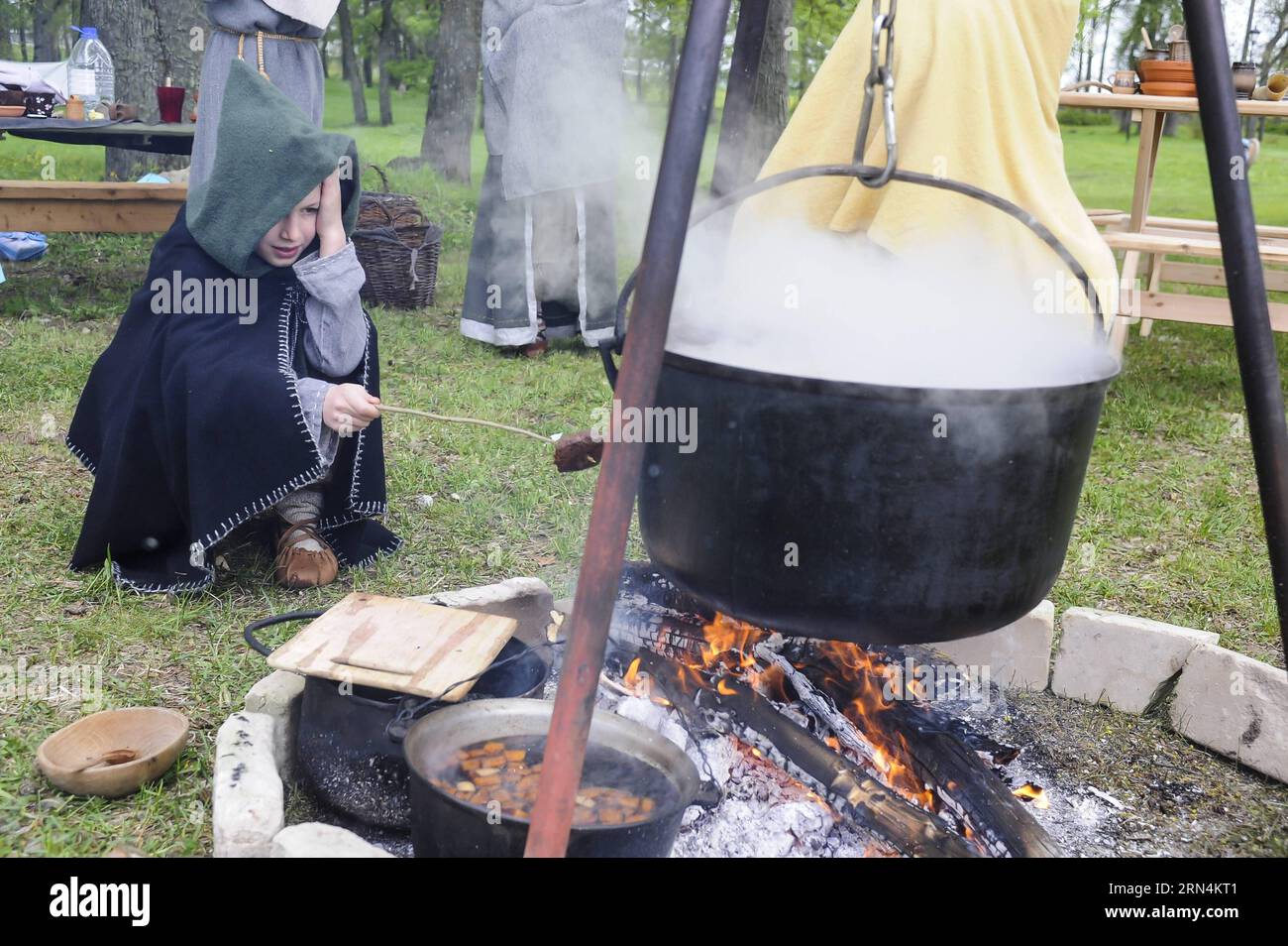 Medieval cooking hi hi-res stock photography and images - Alamy