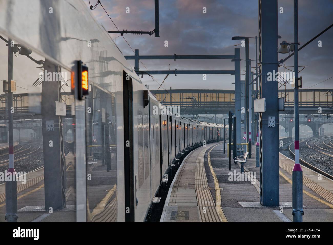 Thameslink train sunset hi-res stock photography and images - Alamy