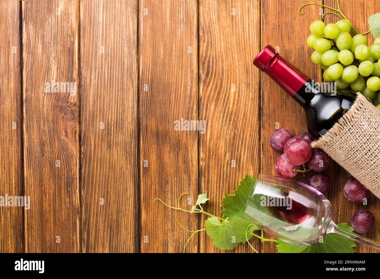 Grapes frame hi-res stock photography and images - Alamy