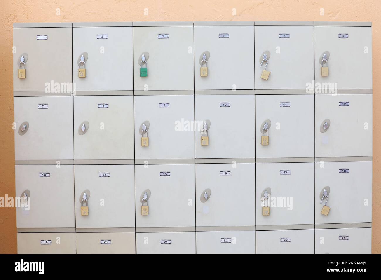 Ups access point hi-res stock photography and images - Alamy