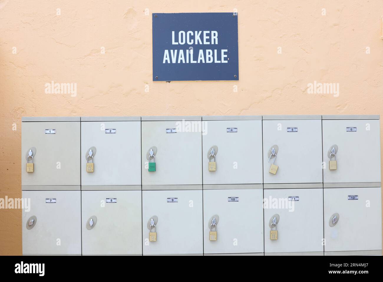 Ups access point hi-res stock photography and images - Alamy