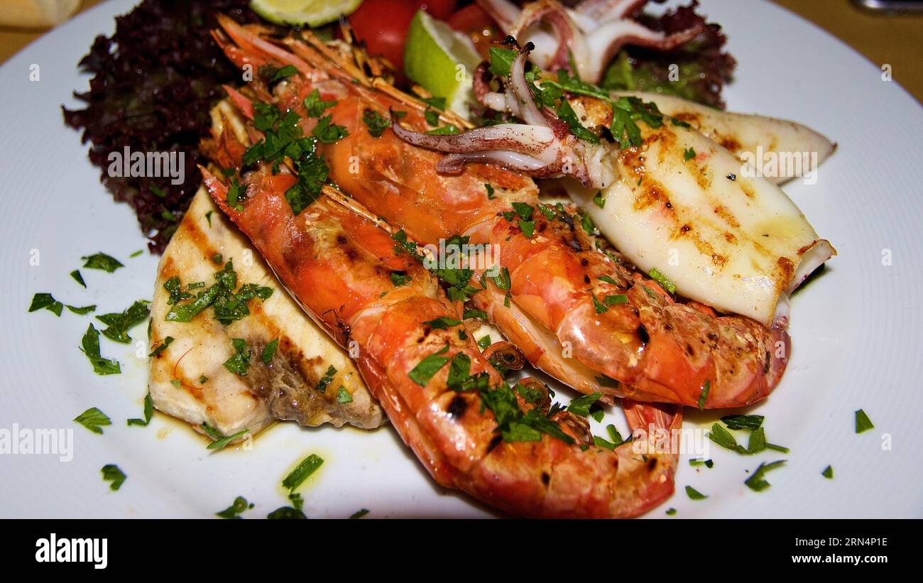 Seafood platter, King prawns, Close up, Culinaria, Sicilian food ...