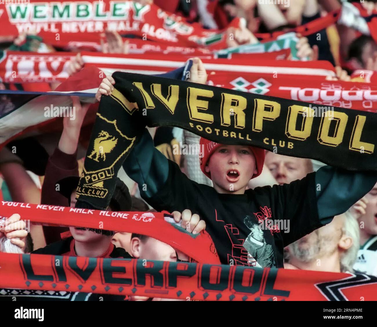 Wembley stadium in 1995 hi-res stock photography and images - Alamy