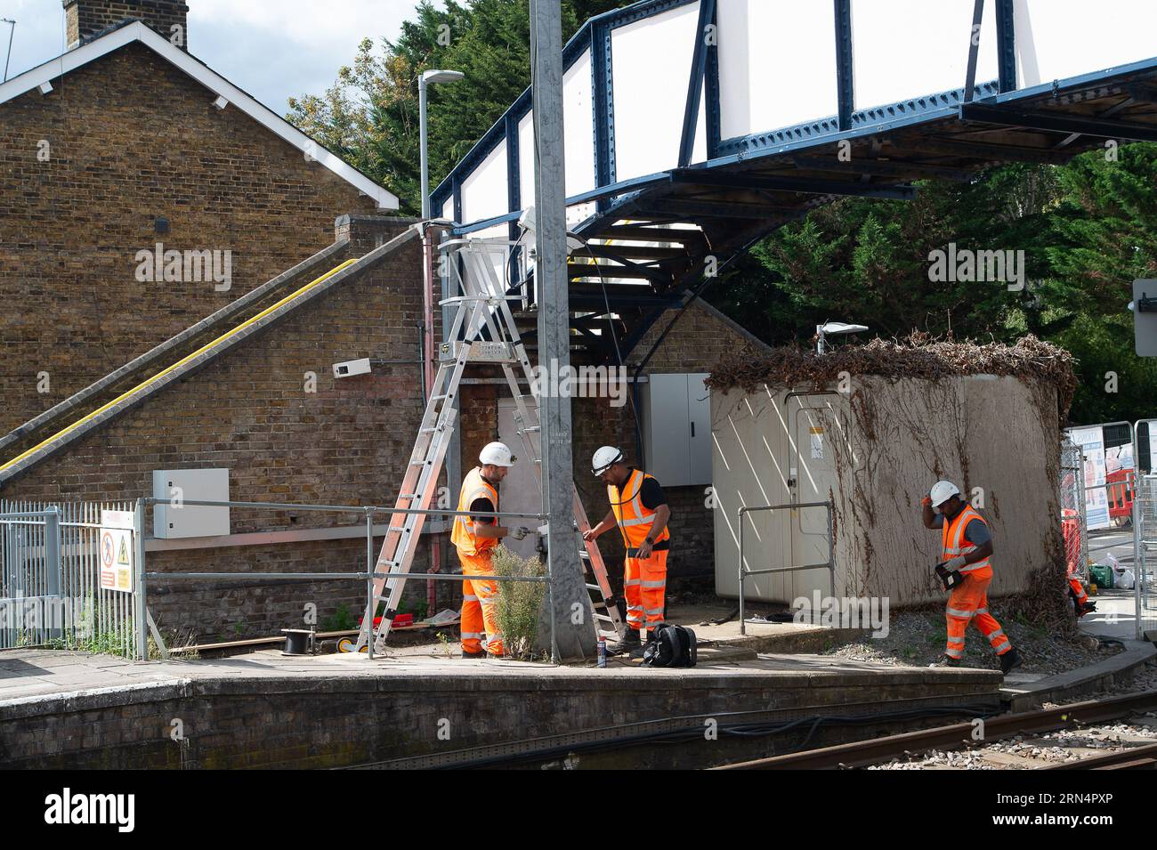 Rail replacement bus windsor hi-res stock photography and images - Alamy