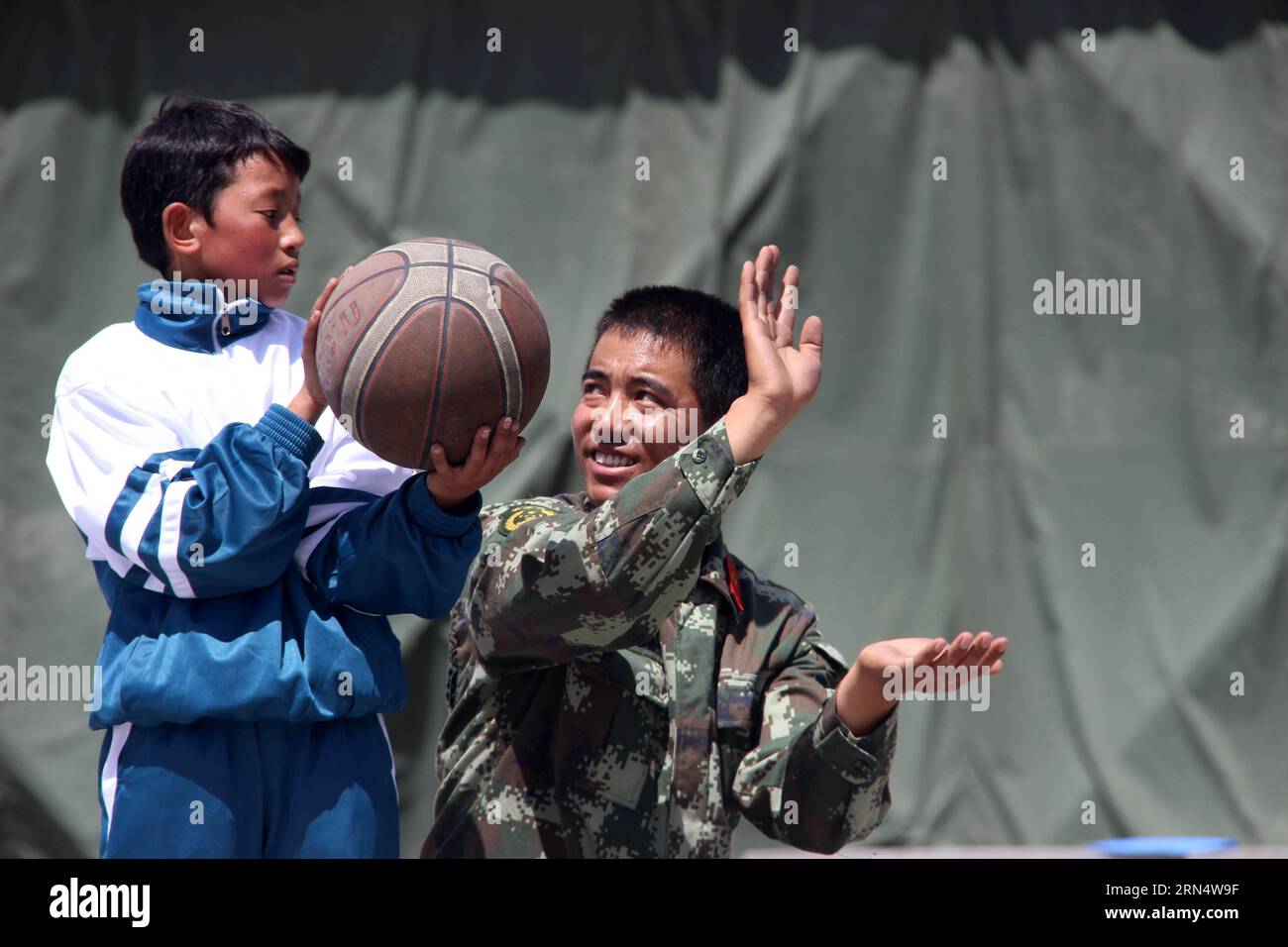 Gyirong border hi-res stock photography and images - Alamy