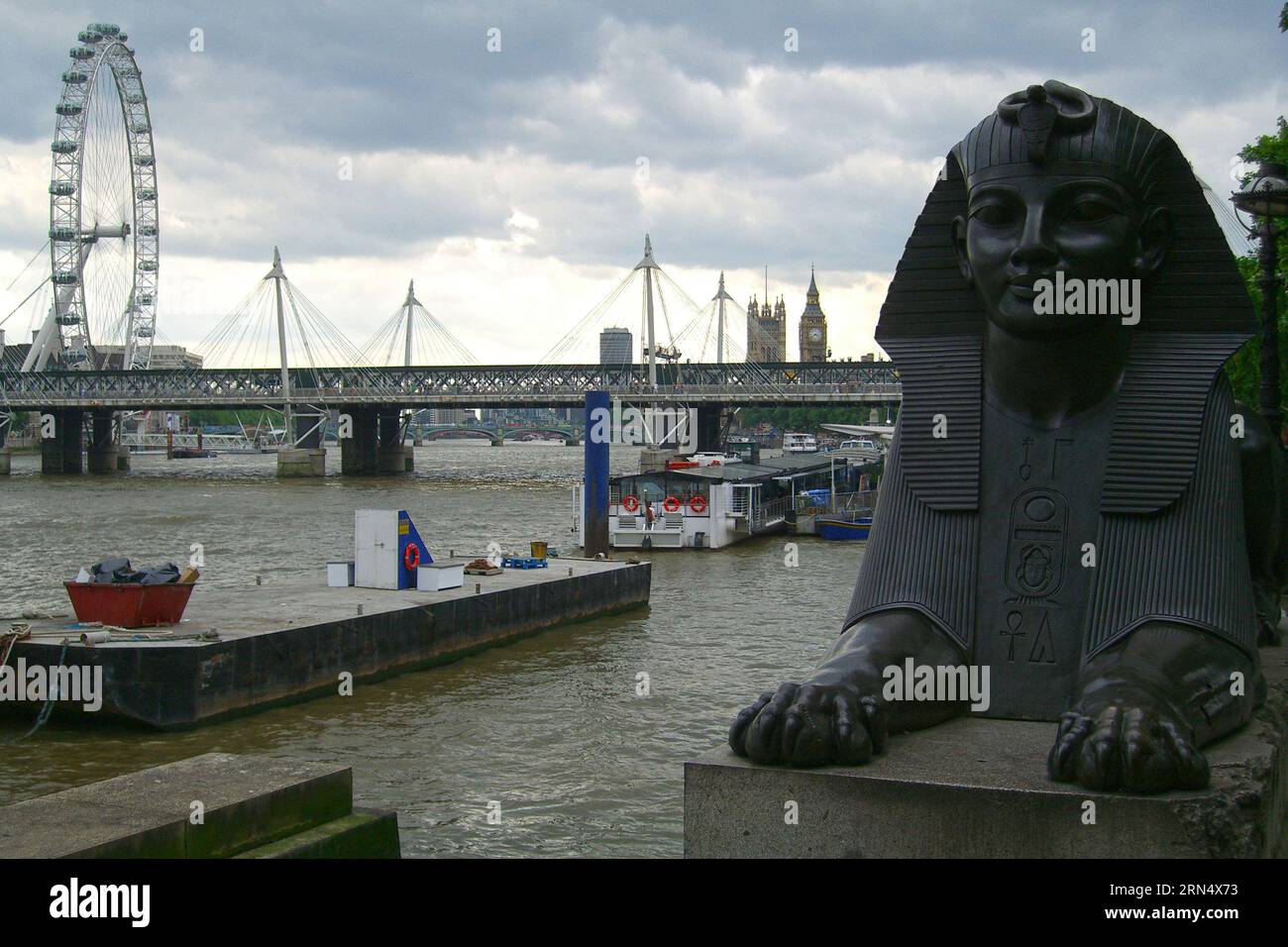 London, England - June 12 2005: Sphinx of the Cleopatra's needle in ...
