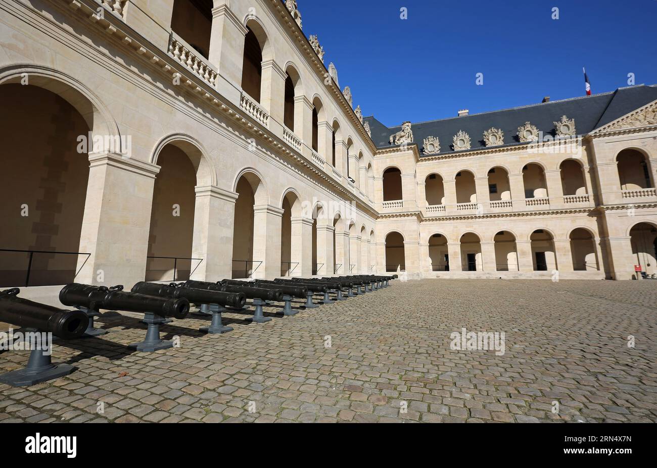 The inner facade with the row of cannons - The Army Museum, Paris ...