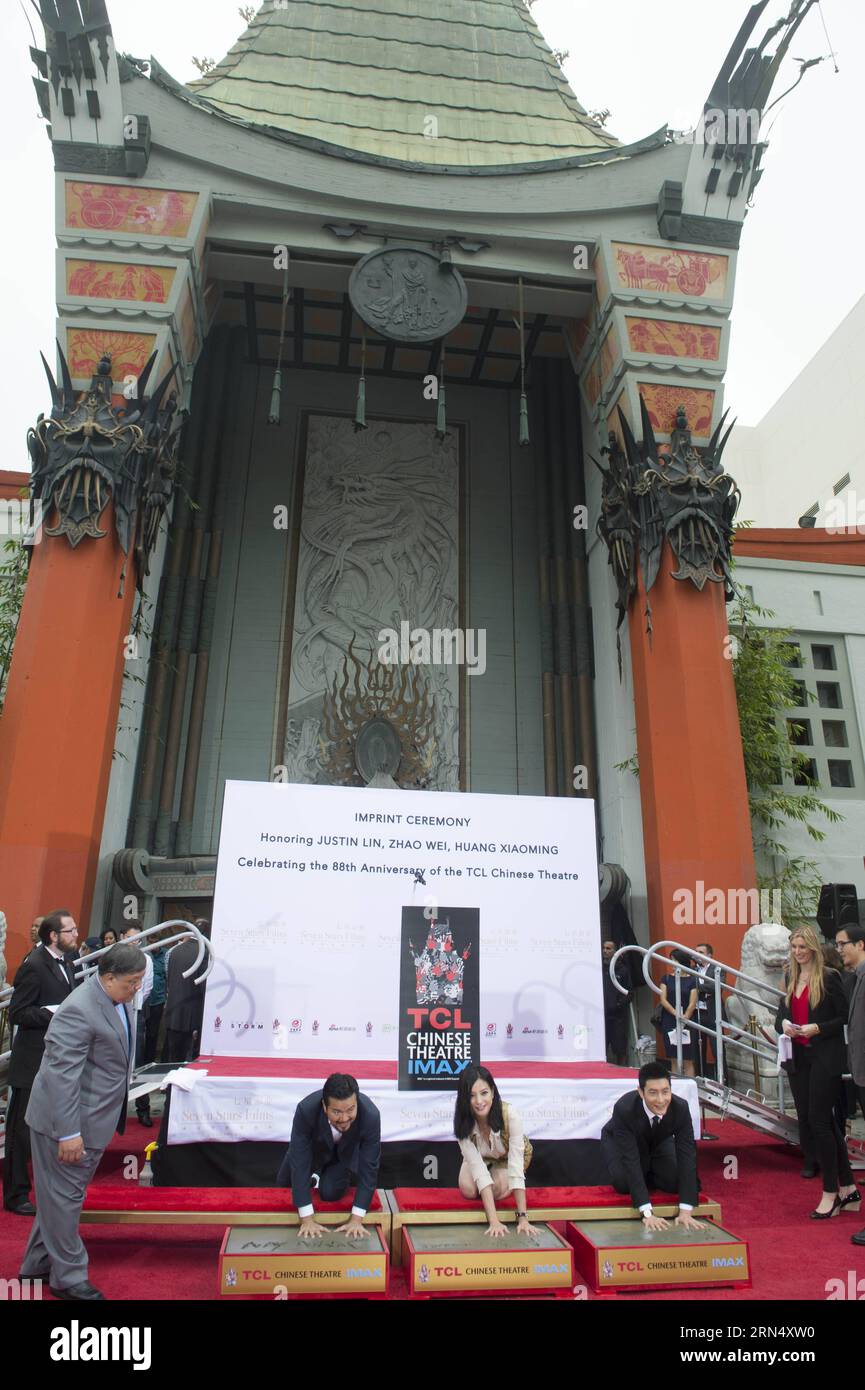 Movie stars handprints hi-res stock photography and images - Alamy