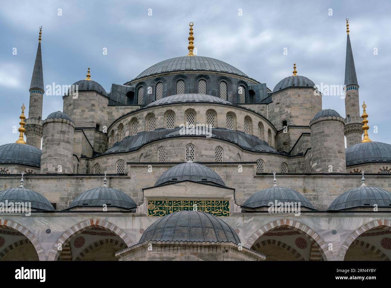 Magnificent frontal view of the iconic Blue Mosque, also known as ...