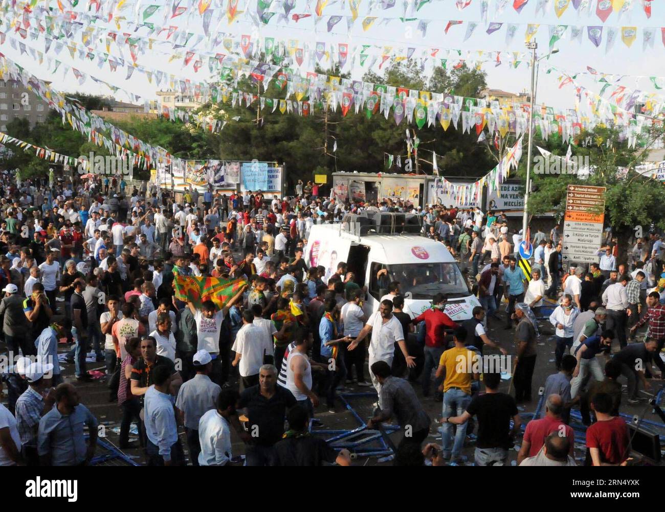 Kurdish peoples democratic party hi-res stock photography and images ...