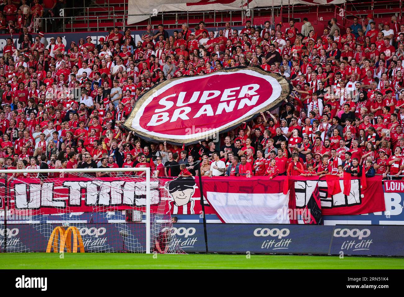 Norway soccer fans hi-res stock photography and images - Alamy