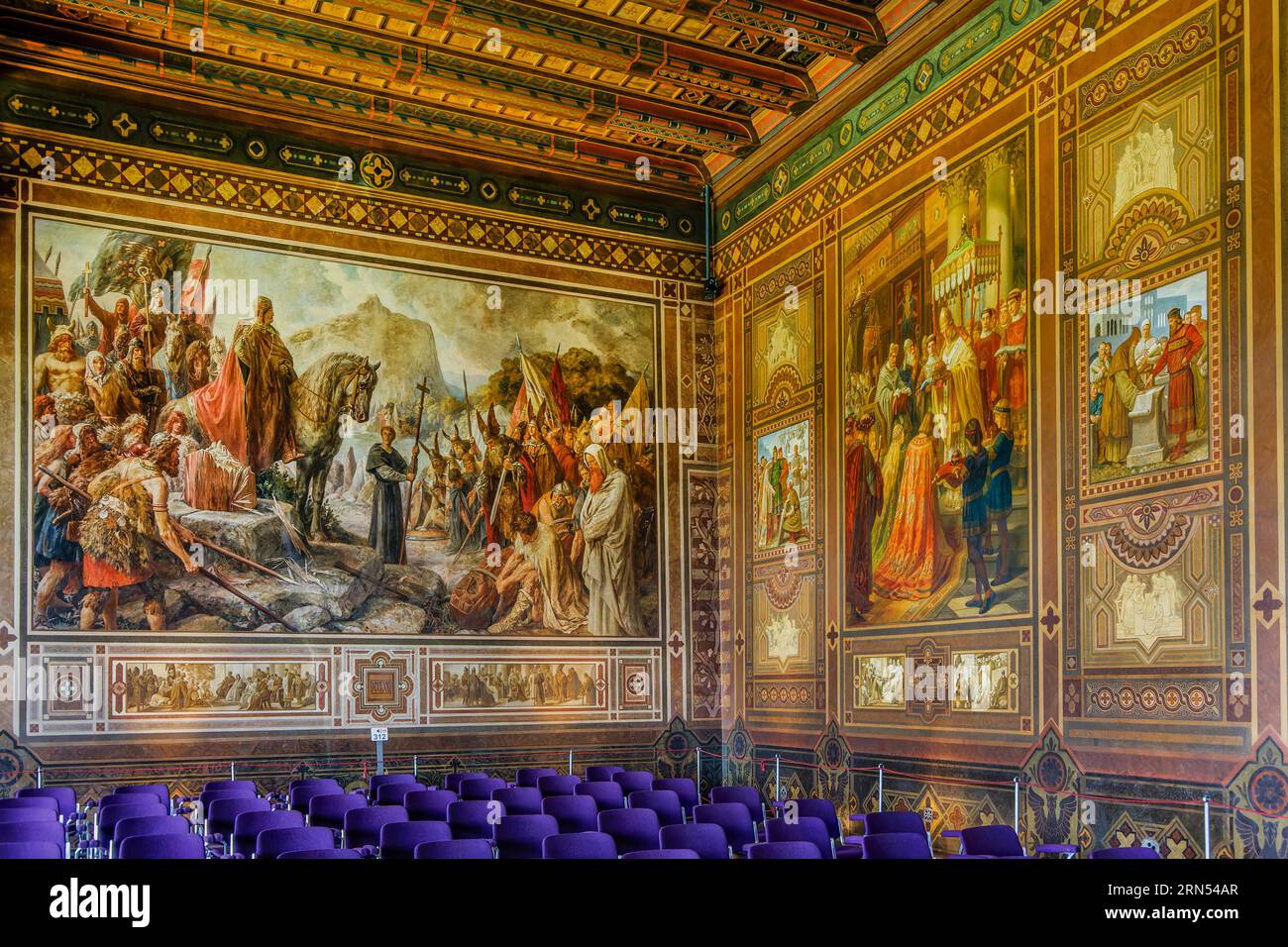 Hall summer palace hi-res stock photography and images - Alamy