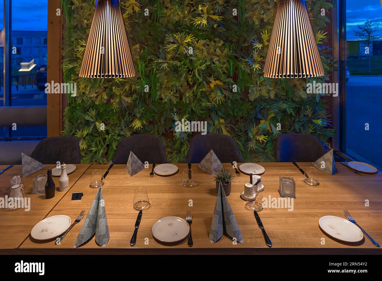 Tables in the restaurant hi-res stock photography and images - Alamy