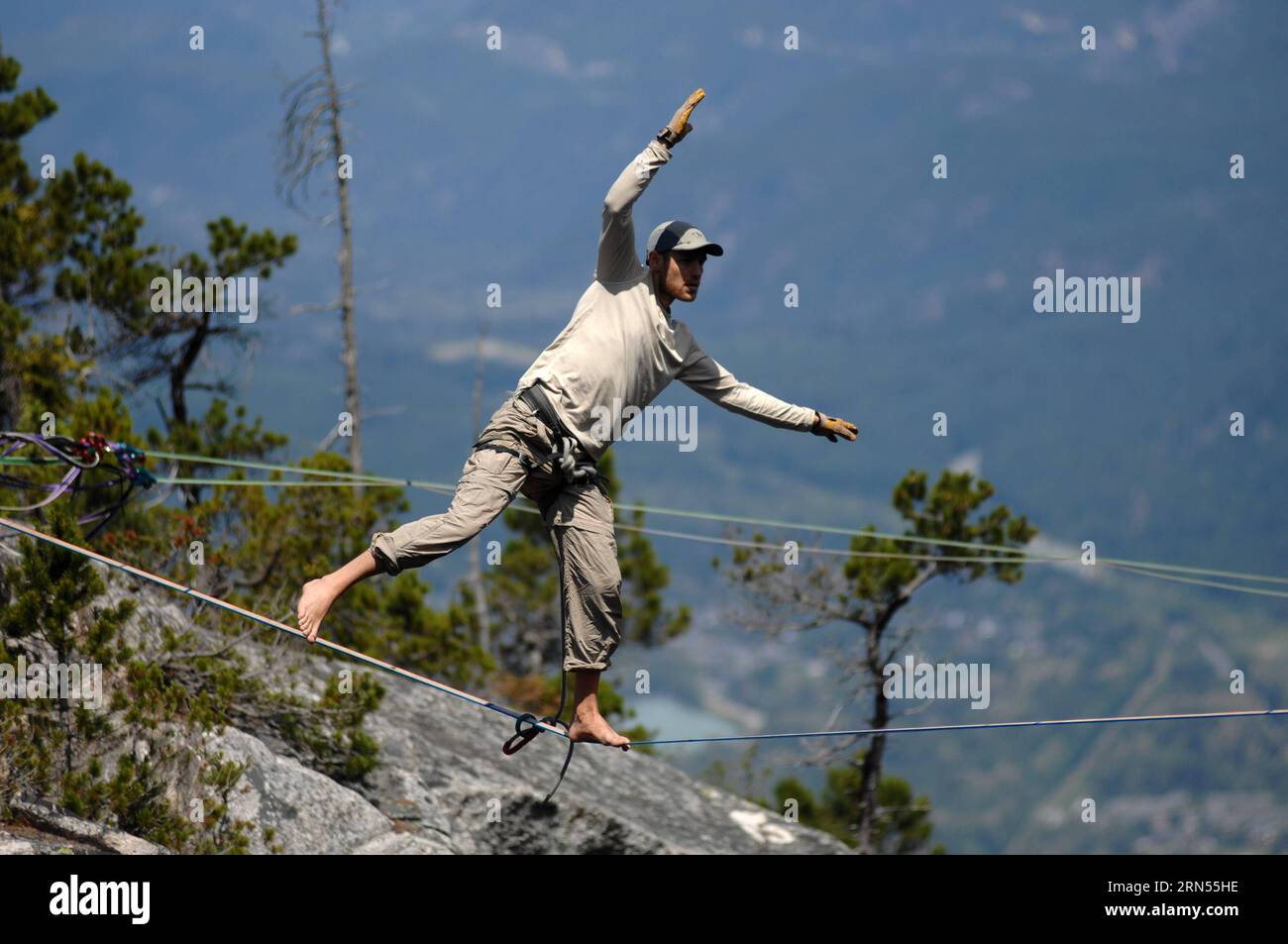 Internationales Highlining-Treffen im kanadischen Squamish (150614 ...