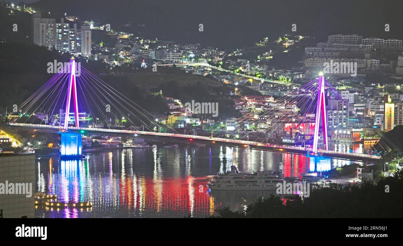 Dolsan Bridge at night, Yeosu, Jeollanam-do Province, South Korea Stock ...