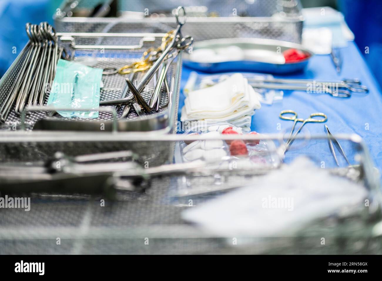 Sterile hospital hi-res stock photography and images - Alamy