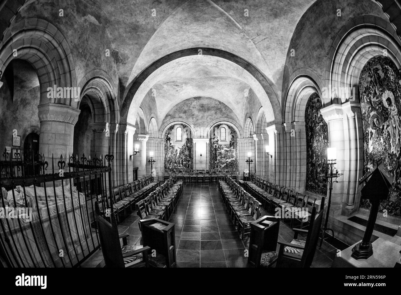 Gothic interior saint peter Black and White Stock Photos & Images - Alamy