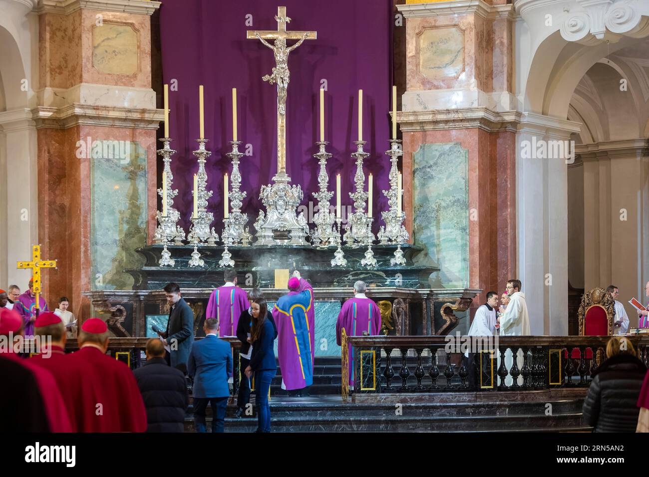 German bishop conference hi-res stock photography and images - Alamy