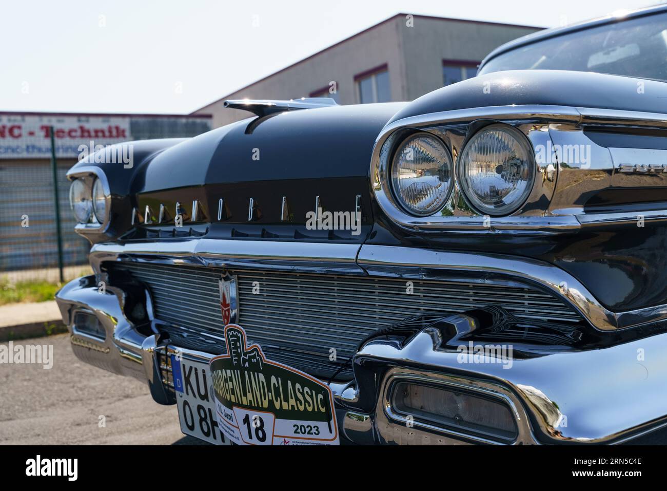 Oldsmobile rocket 88 engine hi-res stock photography and images - Alamy