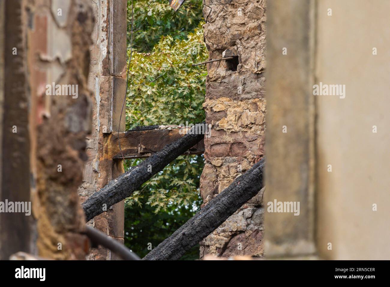 Destruction by fire hi-res stock photography and images - Alamy